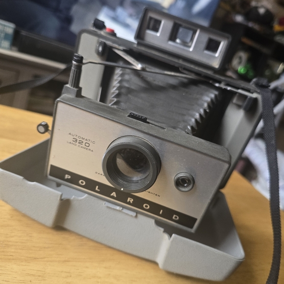 Polaroid | Cameras, Photo & Video | Vintage Polaroid 32 Camera | Poshmark